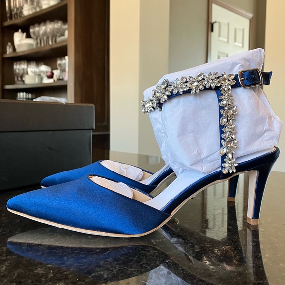 Badgley Mischka | Shoes | New Badgley Mischka Esmeralda Embellished ...